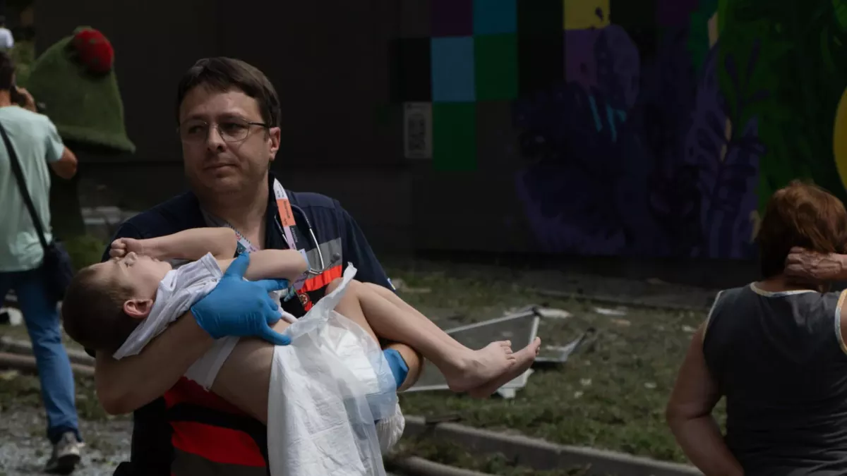 Ukraine crisis: Support children caught in the crossfire | UNICEF Global