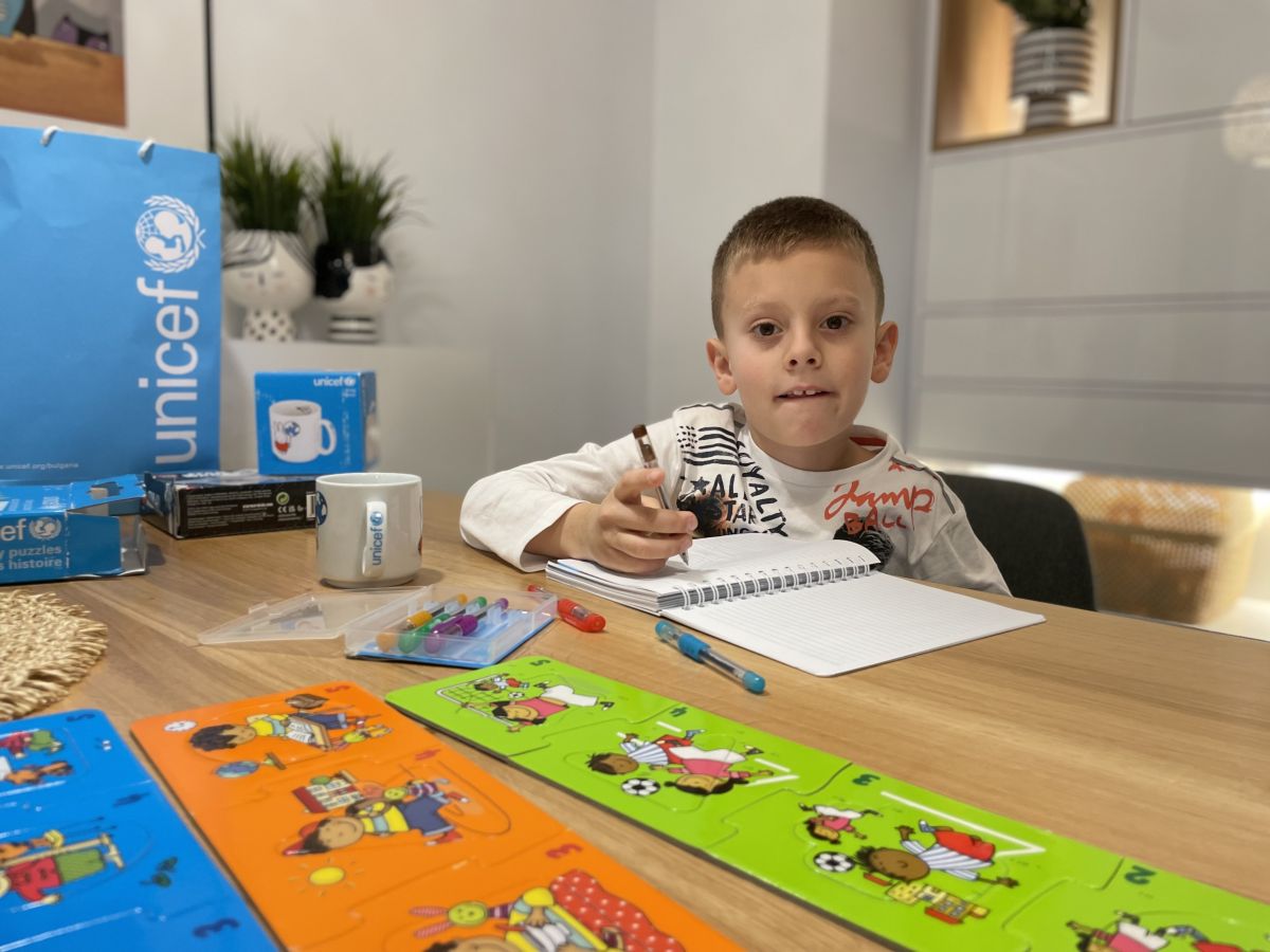 EVERY TIME YOU HELP A CHILD, YOU GIVE HOPE | UNICEF Global