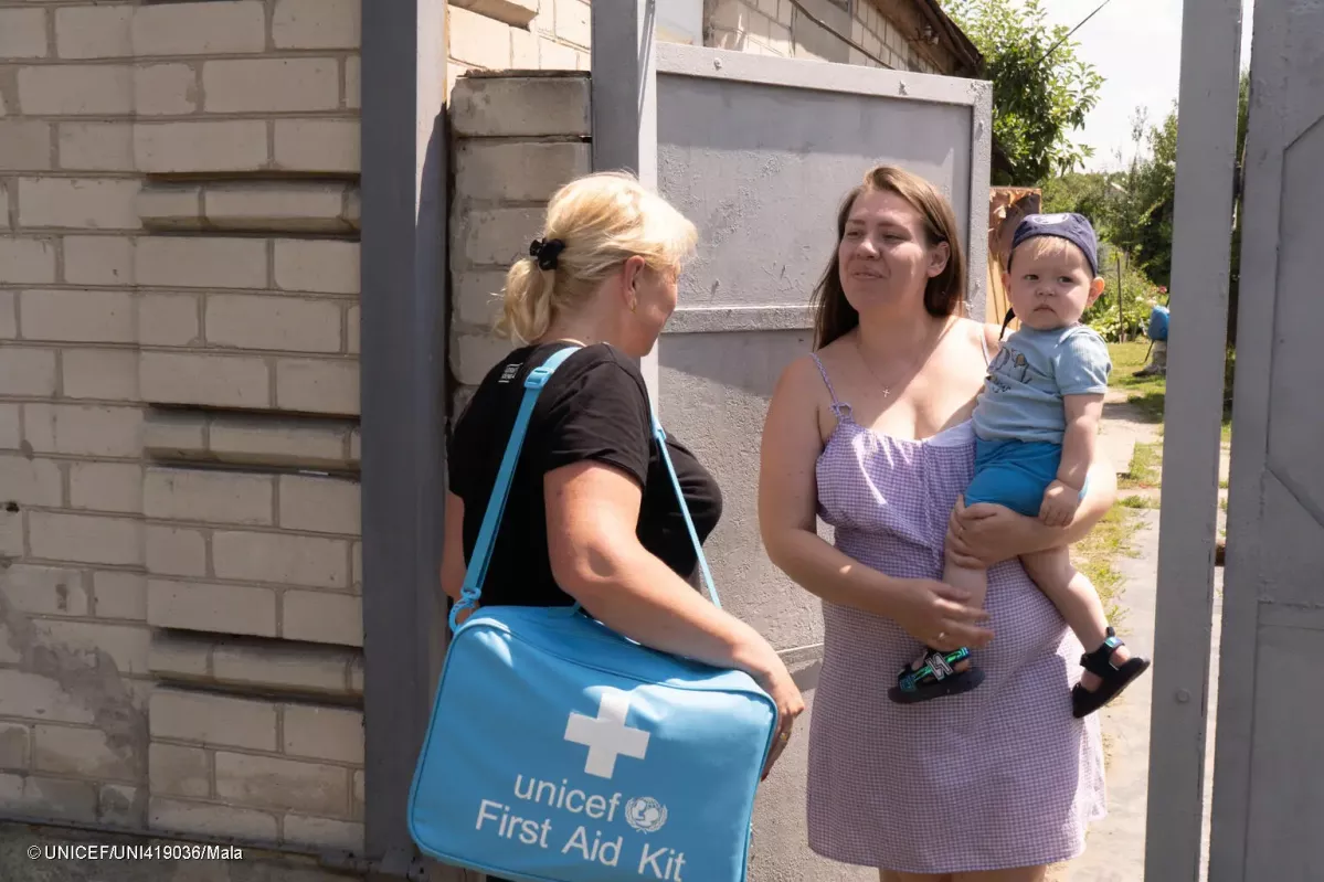 Ukraine crisis: Support children caught in the crossfire | UNICEF Global