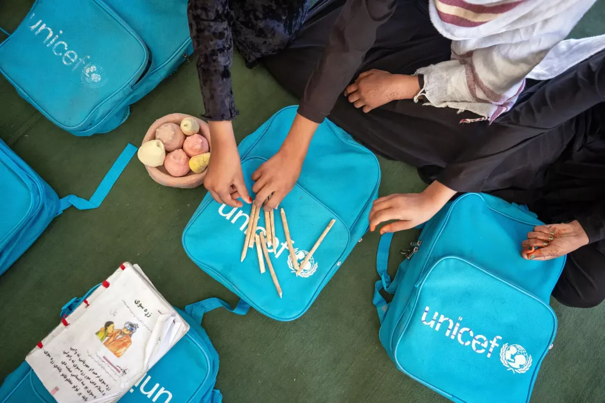 Become a monthly donor and support children in risk | UNICEF Global